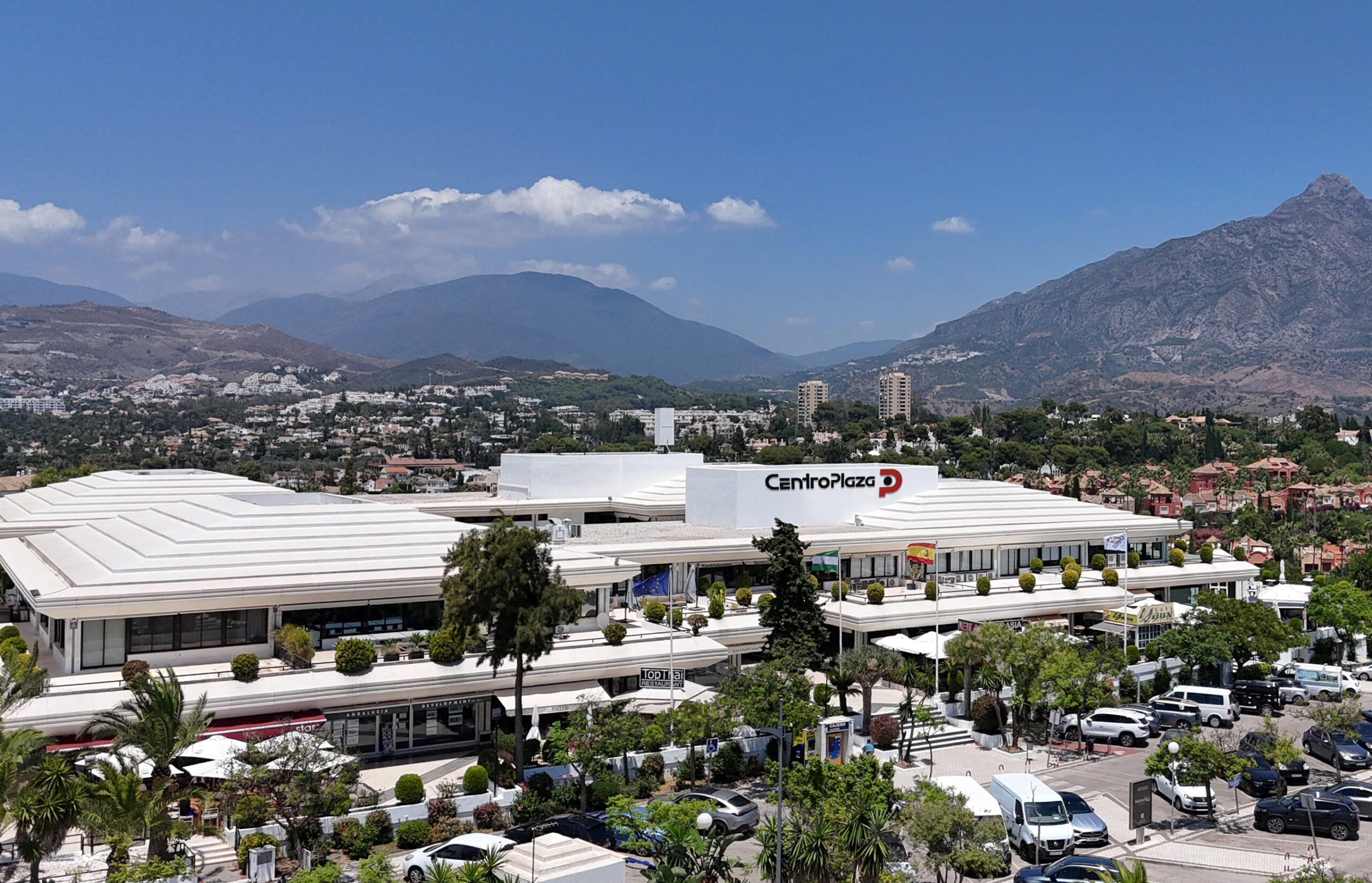 Centro Plaza celebrates its 35th anniversary with a new image and a ...